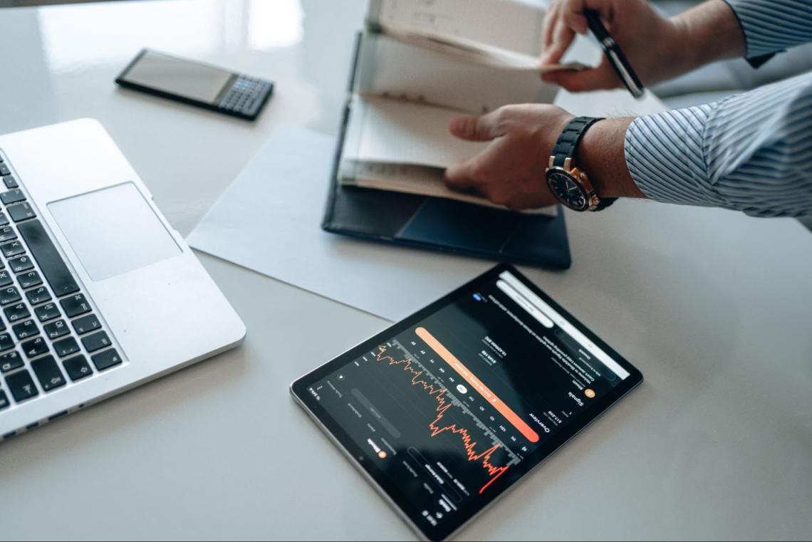 Internal vs External Financial Reporting - Overview, How They Work ...